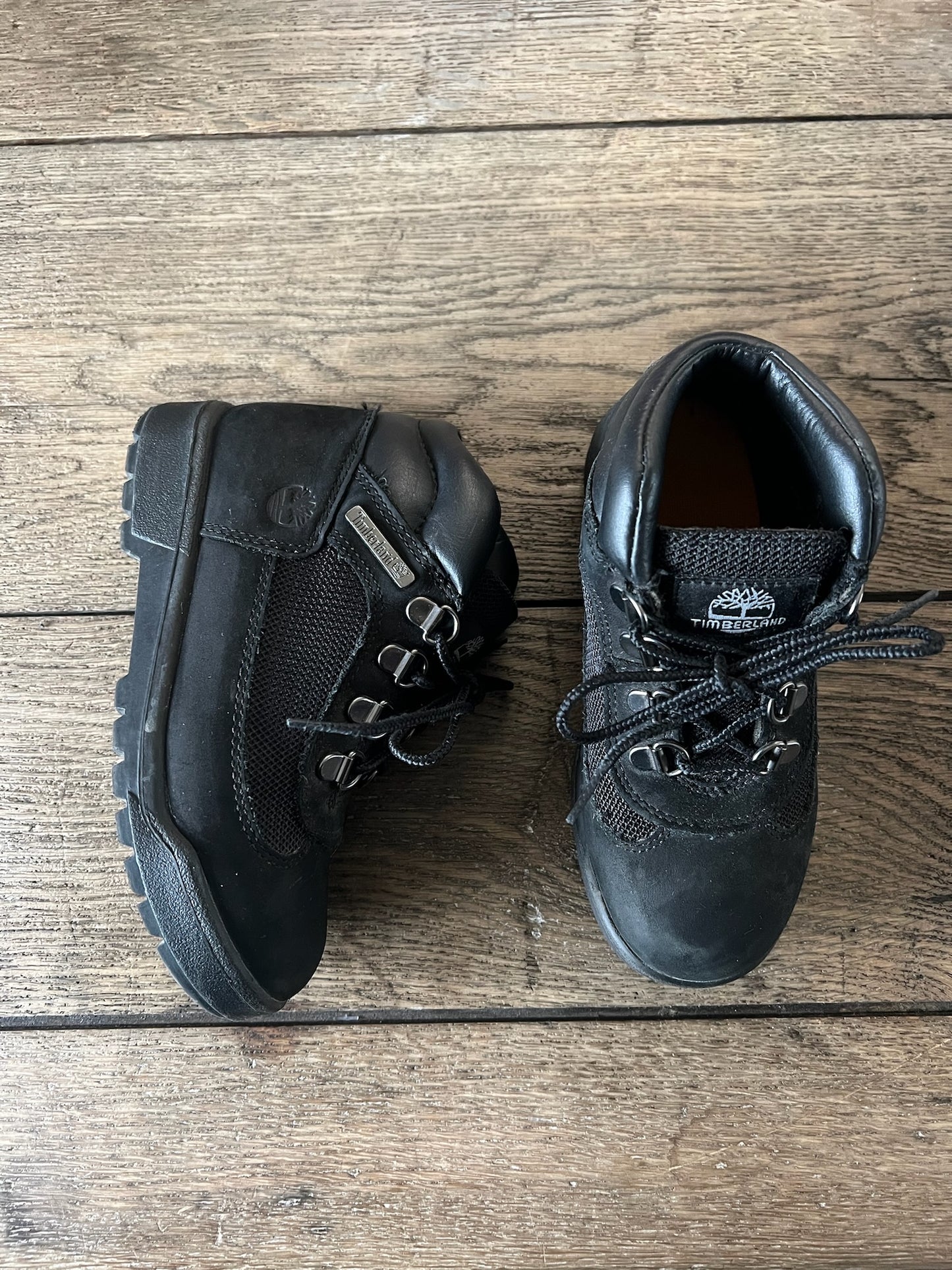 Timberlands Black – mini treehouse